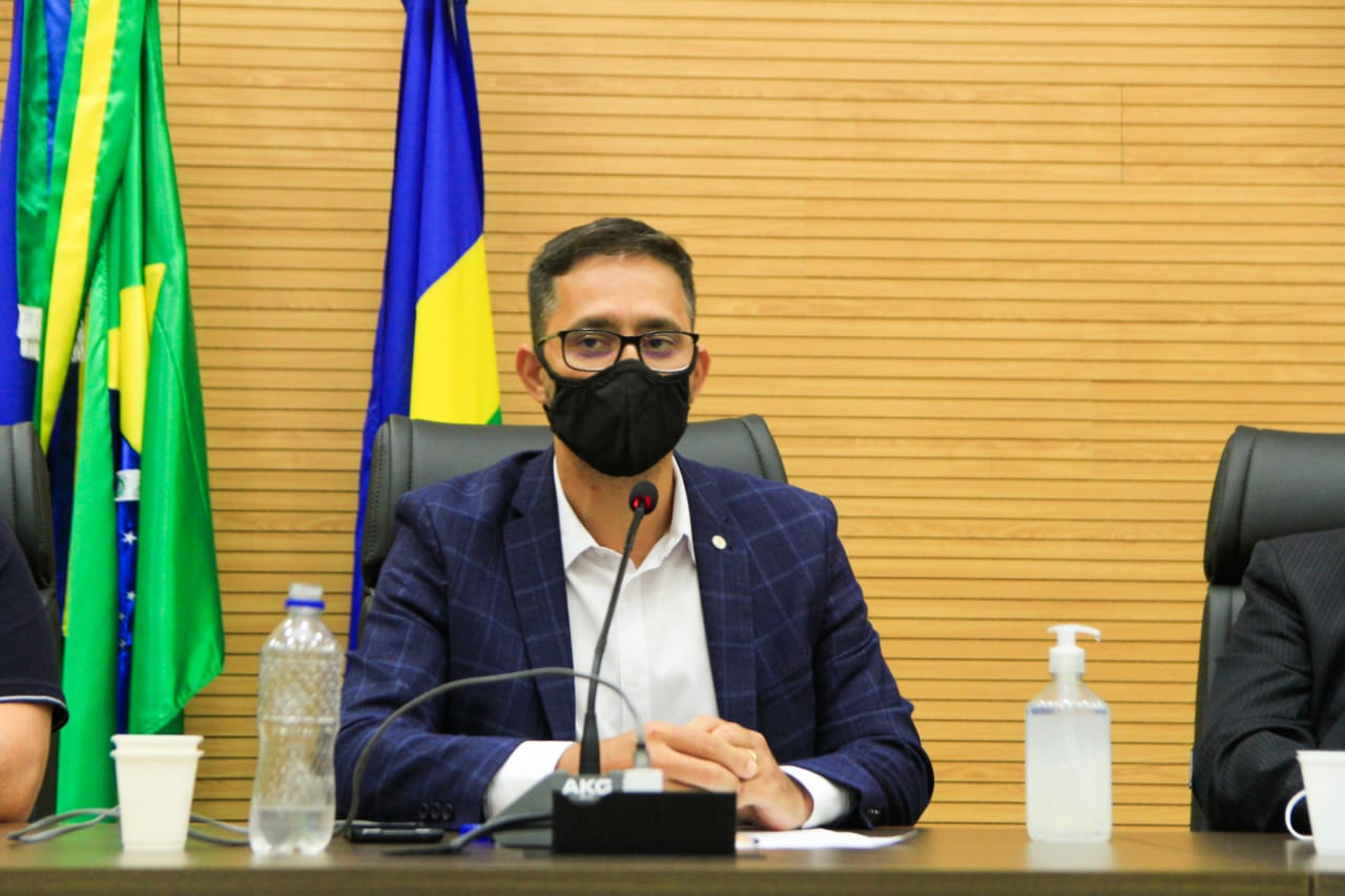 Anderson Pereira defende contratação de médicos brasileiros formados no ...